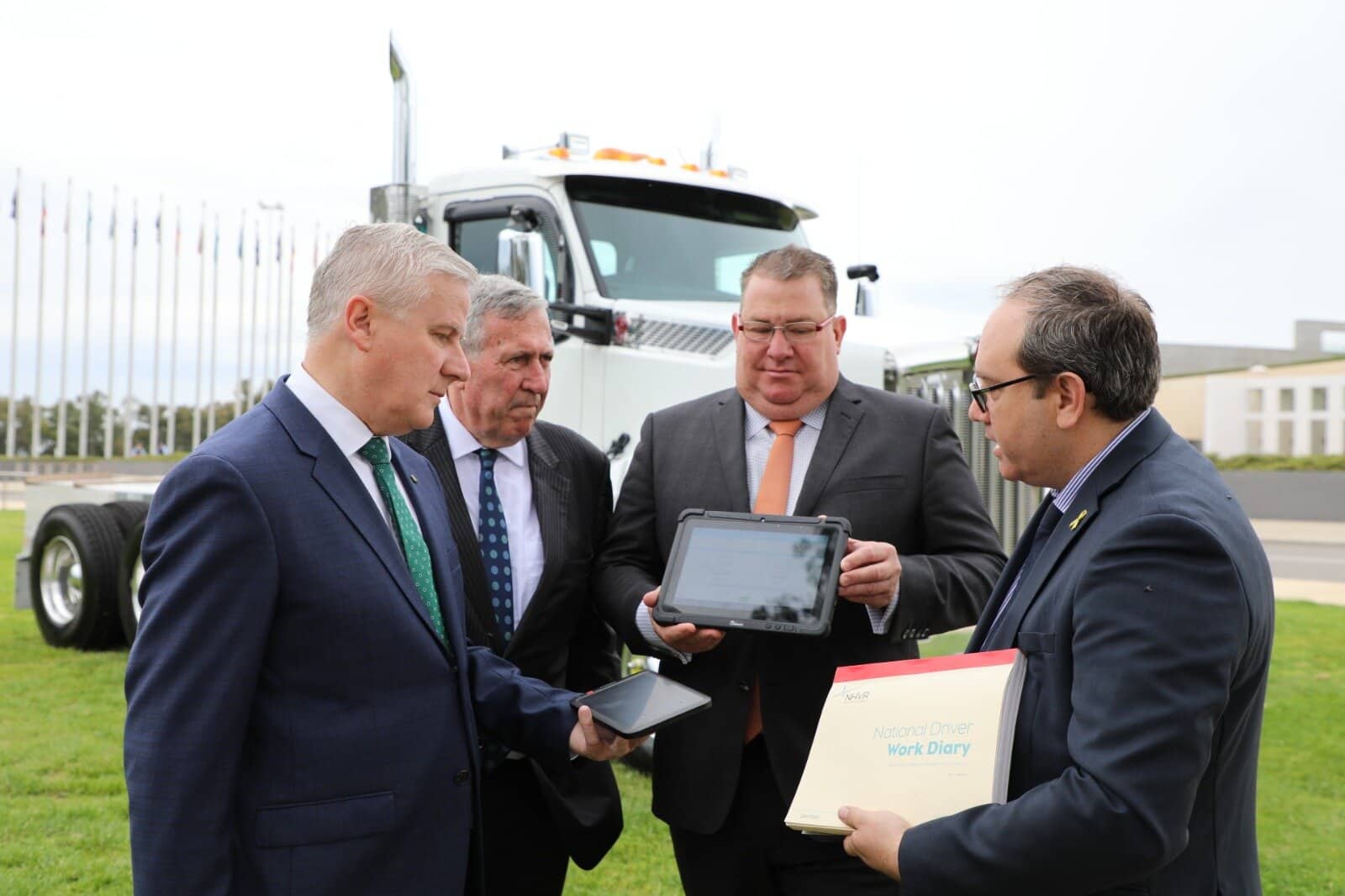 GIVING DRIVERS A CHOICE - AUSTRALIA'S FIRST ELECTRONIC DIARIES APPROVED ...